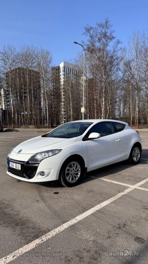 Balts Renault Megane 2013 Tallina, ar dzinēja tilpumu 1.60 L un nobraukumu 156 tūkst. km par 4500 €, foto 4 vietnē AUTOMOTO.COM.LV