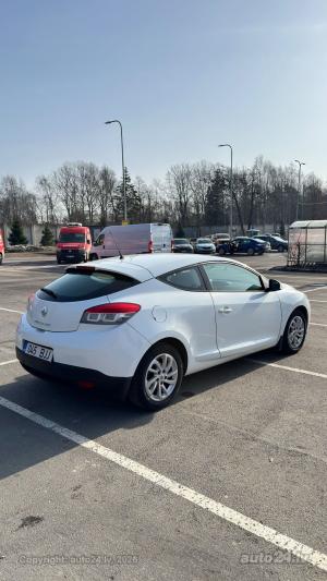 Balts Renault Megane 2013 Tallina, ar dzinēja tilpumu 1.60 L un nobraukumu 156 tūkst. km par 4500 €, foto 6 vietnē AUTOMOTO.COM.LV