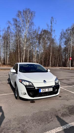Balts Renault Megane 2013 Tallina, ar dzinēja tilpumu 1.60 L un nobraukumu 156 tūkst. km par 4500 €, foto 7 vietnē AUTOMOTO.COM.LV
