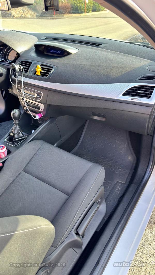 Balts Renault Megane 2013 Tallina, ar dzinēja tilpumu 1.60 L un nobraukumu 156 tūkst. km par 4500 €, foto 11 vietnē AUTOMOTO.COM.LV