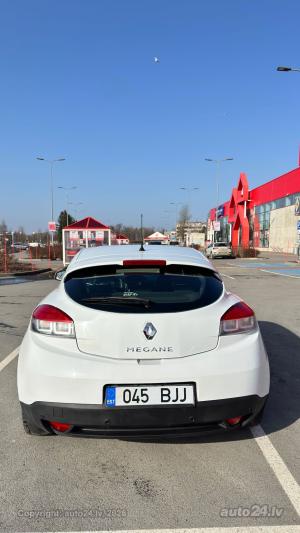 Balts Renault Megane 2013 Tallina, ar dzinēja tilpumu 1.60 L un nobraukumu 156 tūkst. km par 4500 €, foto 14 vietnē AUTOMOTO.COM.LV