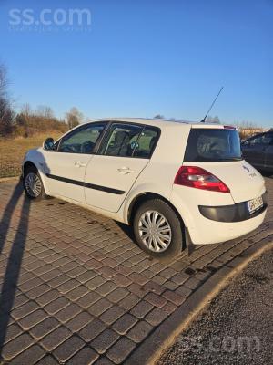 Balts Renault Megane 2007 Rīga, ar dzinēja tilpumu 1.60 L un nobraukumu 260 tūkst. km par 1000 €, foto 3 vietnē AUTOMOTO.COM.LV