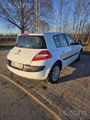 Balts Renault Megane 2007 Rīga, ar dzinēja tilpumu 1.60 L un nobraukumu 260 tūkst. km par 1000 €, foto 5 vietnē AUTOMOTO.COM.LV