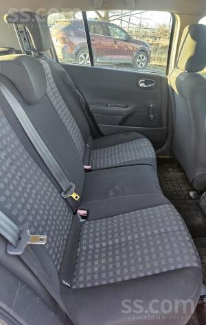 Balts Renault Megane 2007 Rīga, ar dzinēja tilpumu 1.60 L un nobraukumu 260 tūkst. km par 1000 €, foto 7 vietnē AUTOMOTO.COM.LV