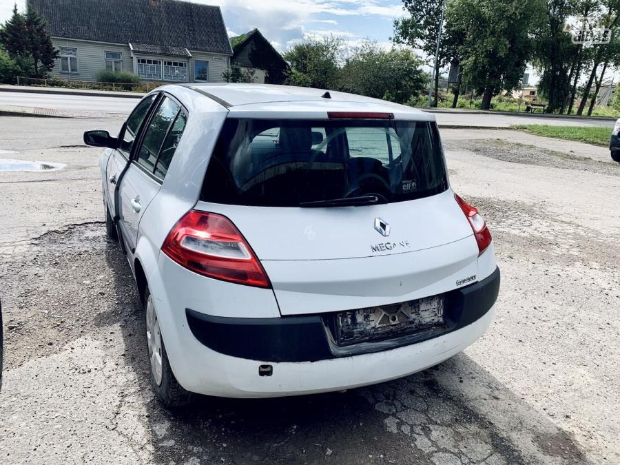White Renault Megane 2007 in Pakruojis, with an engine capacity of 1.40 L and mileage of 208 thousand km for 290 €, photo 3 on AUTOMOTO.COM.LV