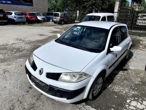 White Renault Megane 2007 in Pakruojis, with an engine capacity of 1.40 L and mileage of 208 thousand km for 290 €, photo 5 on AUTOMOTO.COM.LV