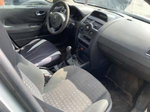 White Renault Megane 2007 in Pakruojis, with an engine capacity of 1.40 L and mileage of 208 thousand km for 290 €, photo 7 on AUTOMOTO.COM.LV