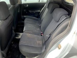 White Renault Megane 2007 in Pakruojis, with an engine capacity of 1.40 L and mileage of 208 thousand km for 290 €, photo 8 on AUTOMOTO.COM.LV