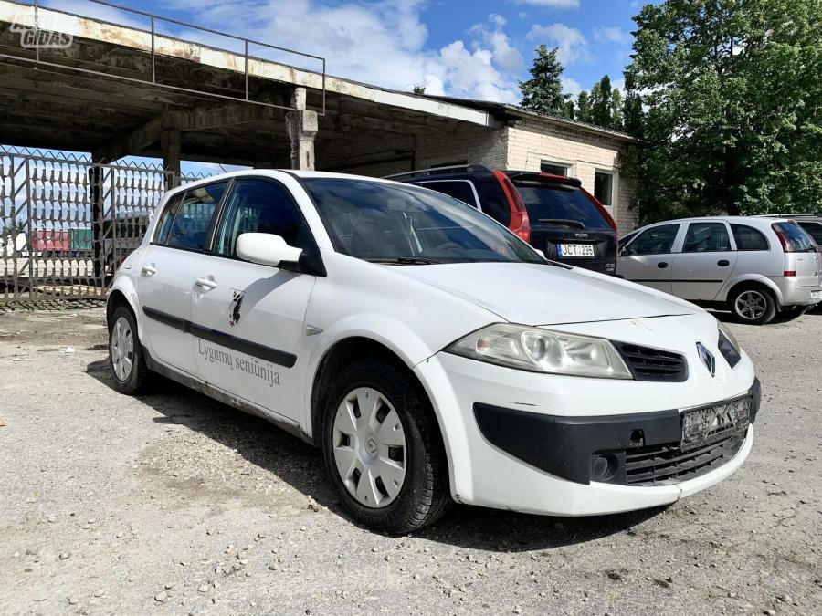 White Renault Megane 2007 in Pakruojis, with an engine capacity of 1.40 L and mileage of 208 thousand km for 290 €, photo 14 on AUTOMOTO.COM.LV
