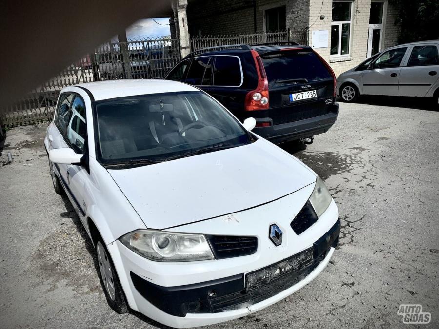 White Renault Megane 2007 in Pakruojis, with an engine capacity of 1.40 L and mileage of 208 thousand km for 290 €, photo 19 on AUTOMOTO.COM.LV