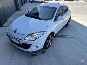 Balts Renault Megane 2009 Klaipėda, ar dzinēja tilpumu 1.60 L un nobraukumu 182 tūkst. km par 2750 €, foto 5 vietnē AUTOMOTO.COM.LV
