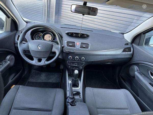 White Renault Megane 2009 in Klaipeda, with an engine capacity of 1.60 L and mileage of 182 thousand km for 2750 €, photo 10 on AUTOMOTO.COM.LV