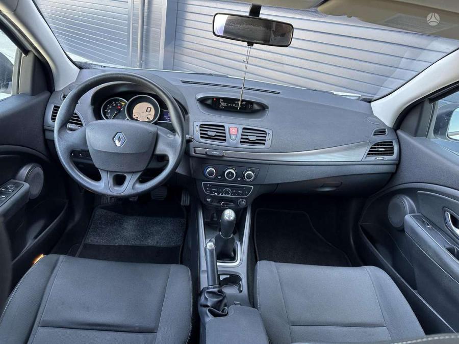 Balts Renault Megane 2009 Klaipėda, ar dzinēja tilpumu 1.60 L un nobraukumu 182 tūkst. km par 2750 €, foto 11 vietnē AUTOMOTO.COM.LV