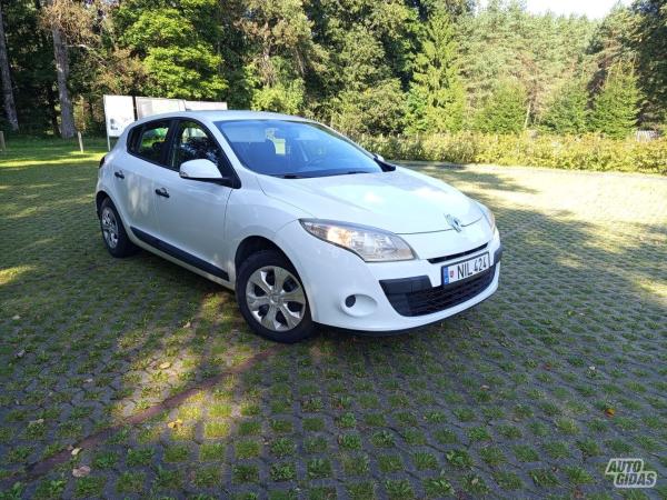 Balts Renault Megane 2009 Anykščiai, ar dzinēja tilpumu 1.50 L un nobraukumu 290 tūkst. km par 2650 €, foto 1 vietnē AUTOMOTO.COM.LV