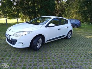 Balts Renault Megane 2009 Anykščiai, ar dzinēja tilpumu 1.50 L un nobraukumu 290 tūkst. km par 2650 €, foto 3 vietnē AUTOMOTO.COM.LV