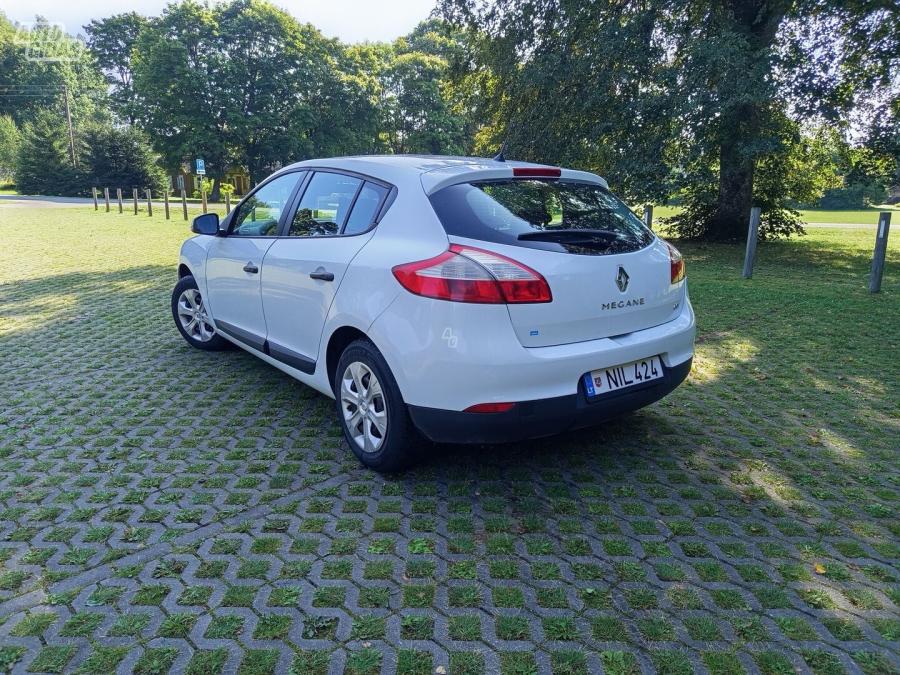 Balts Renault Megane 2009 Anykščiai, ar dzinēja tilpumu 1.50 L un nobraukumu 290 tūkst. km par 2650 €, foto 5 vietnē AUTOMOTO.COM.LV