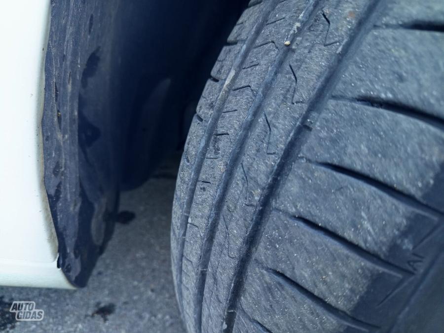 Balts Renault Megane 2009 Anykščiai, ar dzinēja tilpumu 1.50 L un nobraukumu 290 tūkst. km par 2650 €, foto 10 vietnē AUTOMOTO.COM.LV
