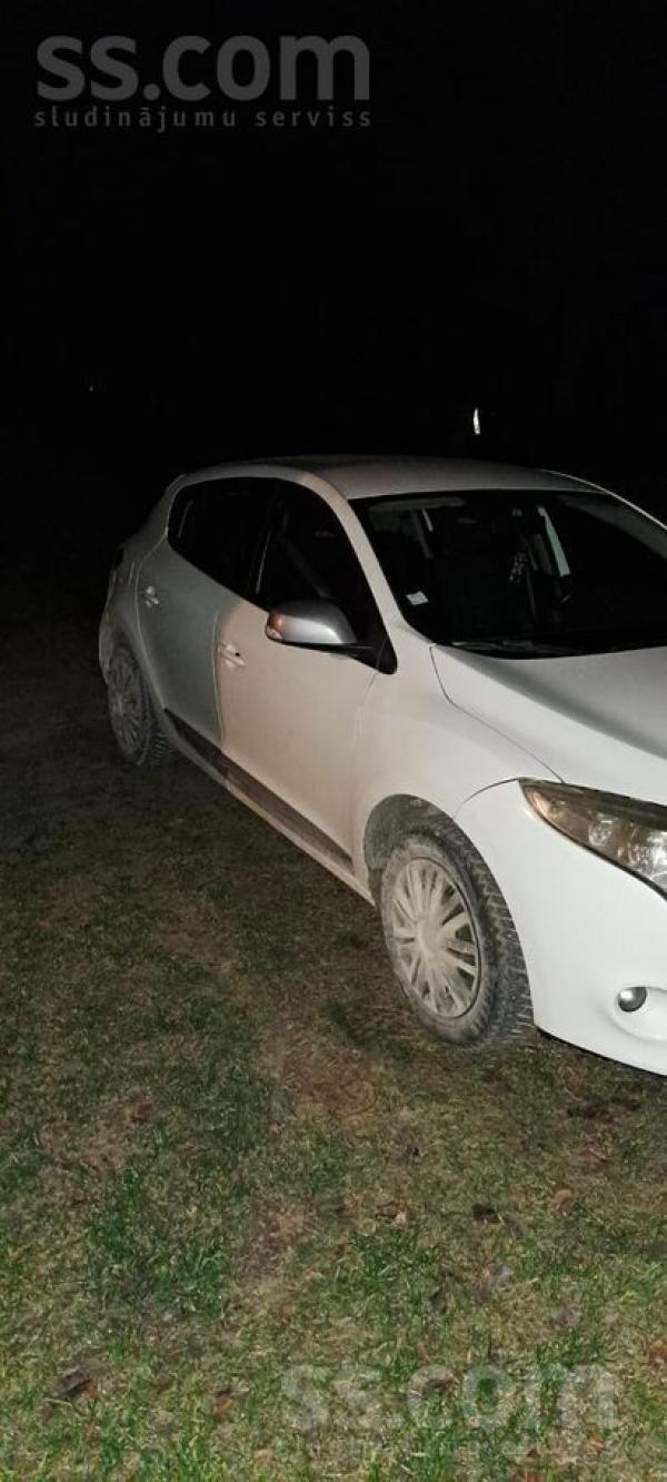 White Renault Megane 2010 in Talsi, with an engine capacity of 1.50 L and mileage of 241 thousand km for 1290 €, photo 10 on AUTOMOTO.COM.LV