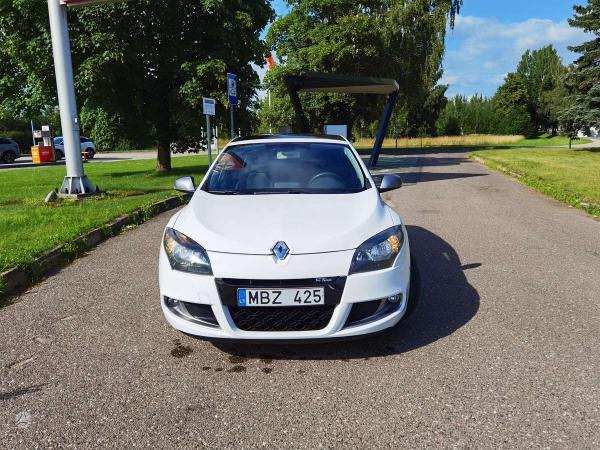 White Renault Megane 2010 in Vilnius, with an engine capacity of 1.46 L and mileage of 262 thousand km for 2300 €, photo 2 on AUTOMOTO.COM.LV