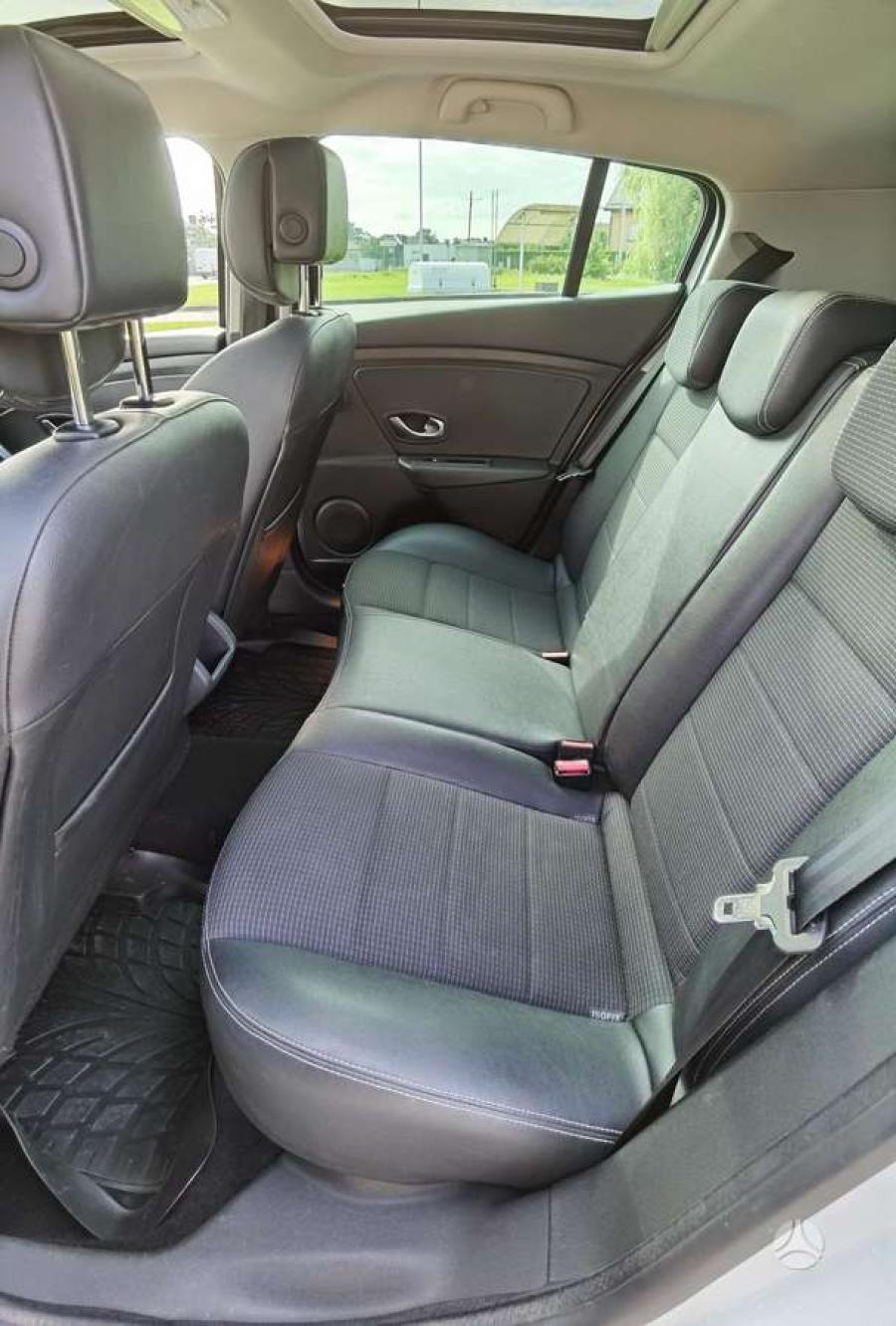 Balts Renault Megane 2010 Viļņa, ar dzinēja tilpumu 1.46 L un nobraukumu 262 tūkst. km par 2300 €, foto 15 vietnē AUTOMOTO.COM.LV