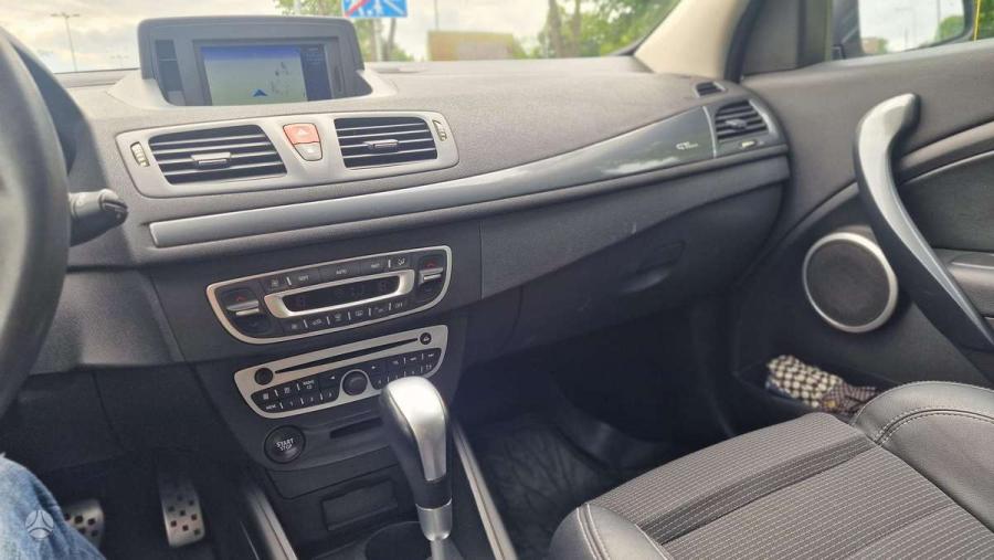 Balts Renault Megane 2010 Viļņa, ar dzinēja tilpumu 1.46 L un nobraukumu 262 tūkst. km par 3650 €, foto 6 vietnē AUTOMOTO.COM.LV