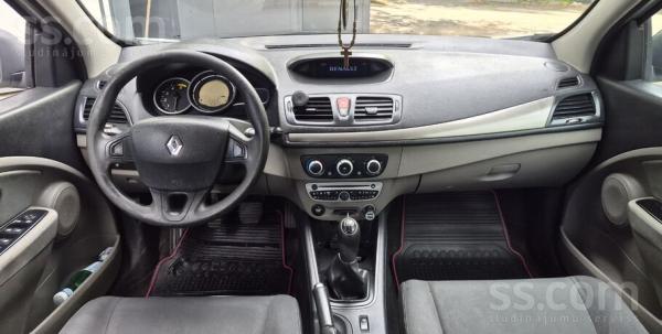 White Renault Megane 2010 in Riga, with an engine capacity of 1.50 L and mileage of 290 thousand km for 1600 €, photo 7 on AUTOMOTO.COM.LV