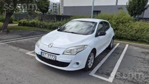 White Renault Megane 2010 in Riga, with an engine capacity of 1.50 L and mileage of 290 thousand km for 1600 €, photo  on AUTOMOTO.COM.LV