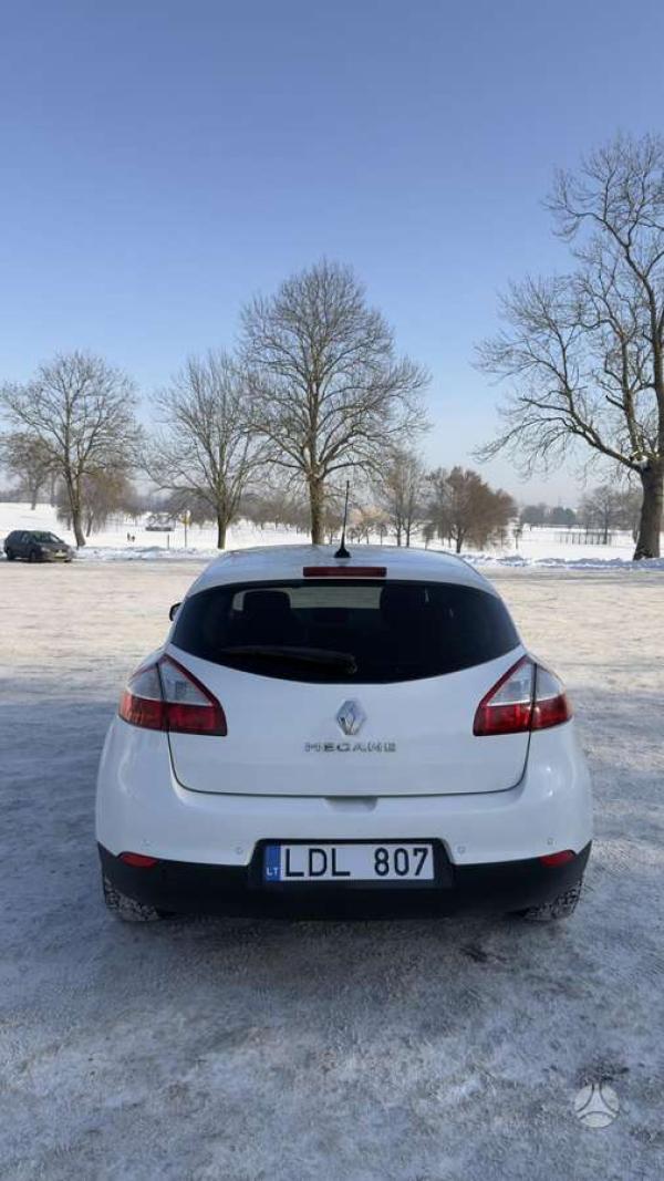 White Renault Megane 2011 in Kaunas, with an engine capacity of 1.46 L and mileage of 330 thousand km for 3200 €, photo 3 on AUTOMOTO.COM.LV
