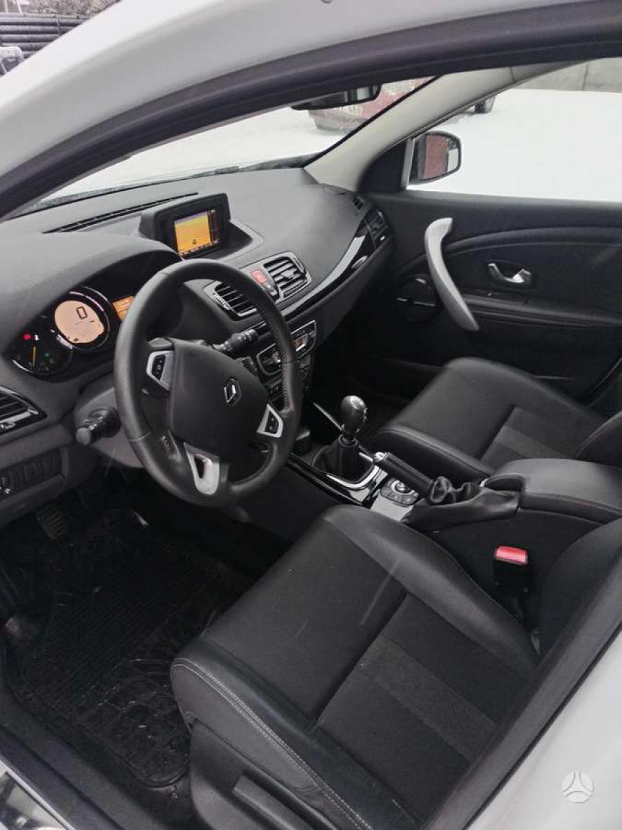 White Renault Megane 2012 in Kaunas, with an engine capacity of 1.87 L and mileage of 208 thousand km for 2750 €, photo 10 on AUTOMOTO.COM.LV
