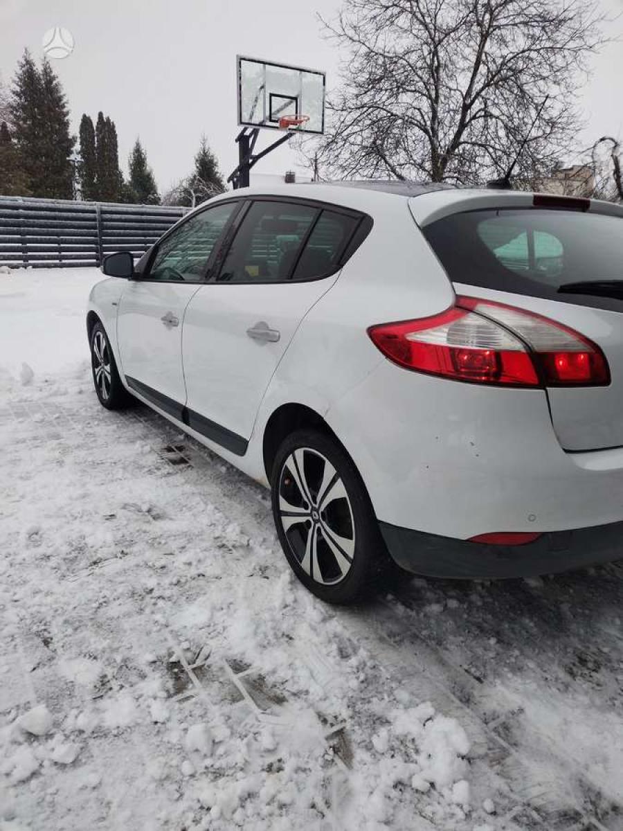 White Renault Megane 2012 in Kaunas, with an engine capacity of 1.87 L and mileage of 208 thousand km for 2750 €, photo 12 on AUTOMOTO.COM.LV