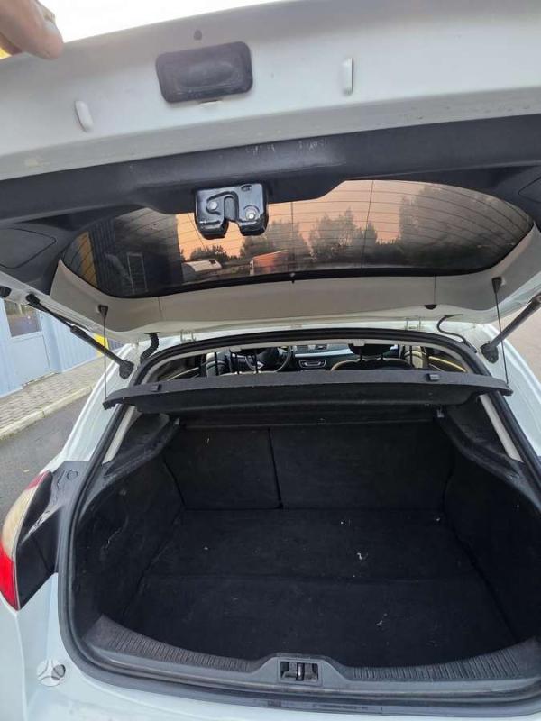 Balts Renault Megane 2012 Šilutė, ar dzinēja tilpumu 1.46 L un nobraukumu 284 tūkst. km par 2950 €, foto 10 vietnē AUTOMOTO.COM.LV