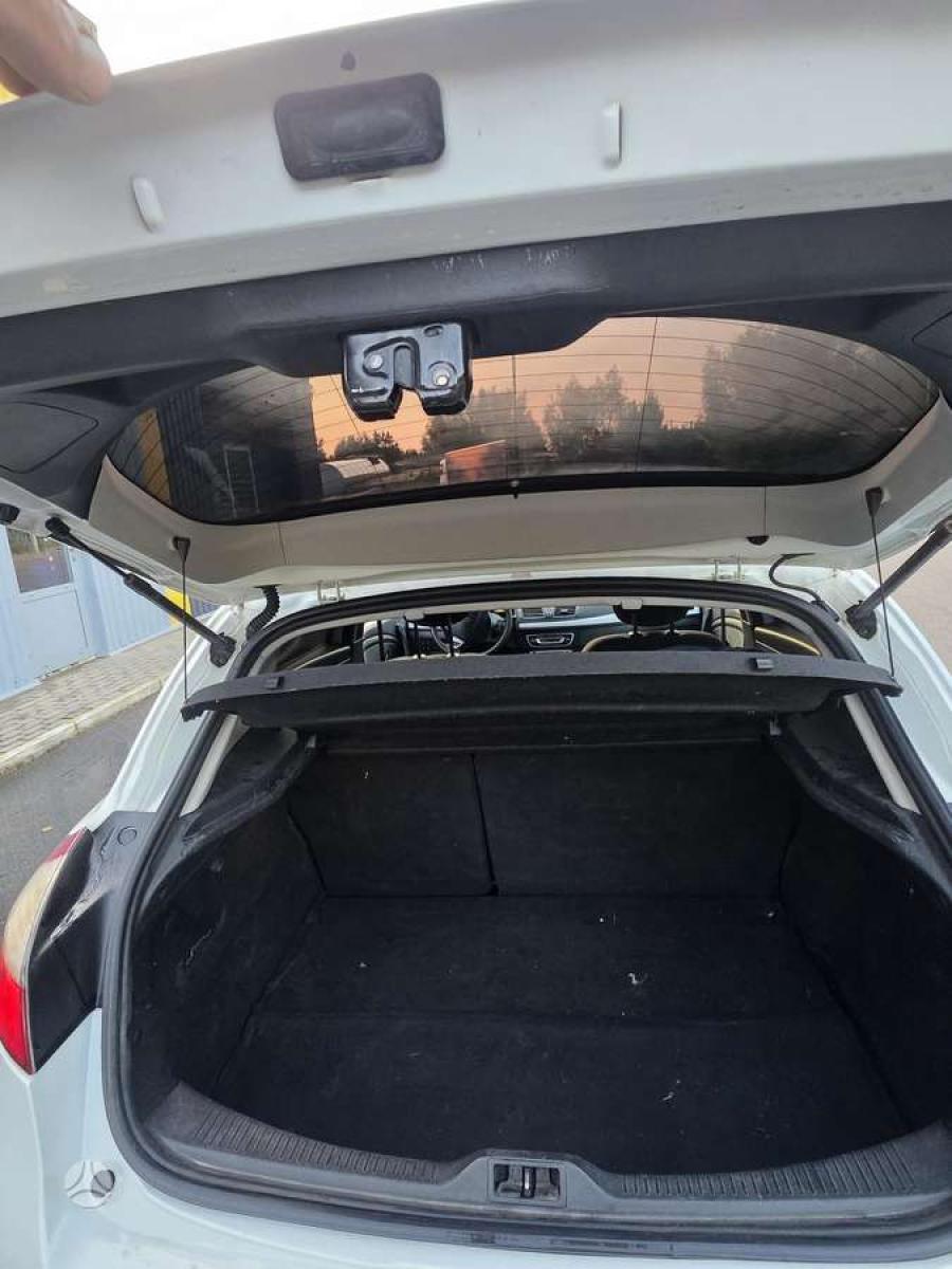 Balts Renault Megane 2012 Šilutė, ar dzinēja tilpumu 1.46 L un nobraukumu 284 tūkst. km par 2950 €, foto 10 vietnē AUTOMOTO.COM.LV