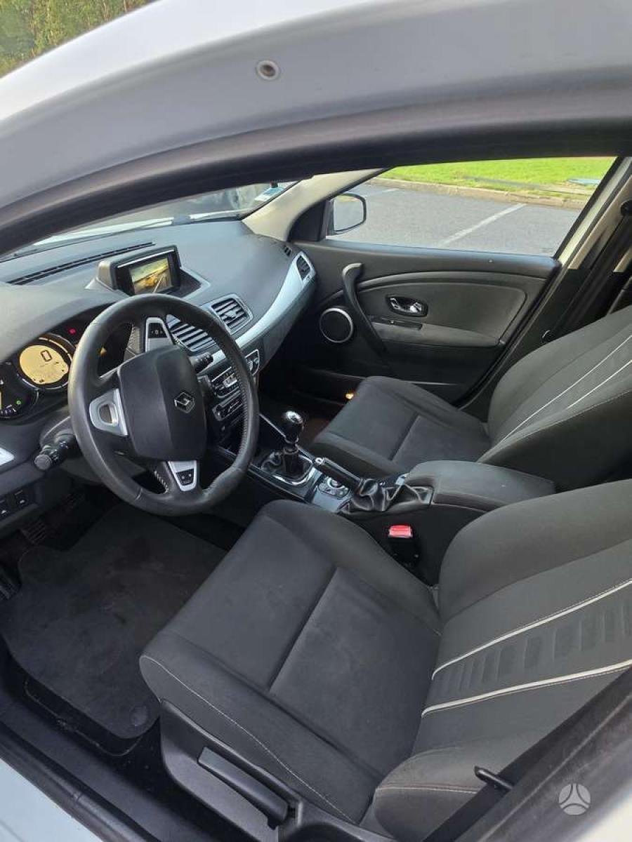 Balts Renault Megane 2012 Šilutė, ar dzinēja tilpumu 1.46 L un nobraukumu 284 tūkst. km par 2950 €, foto 12 vietnē AUTOMOTO.COM.LV