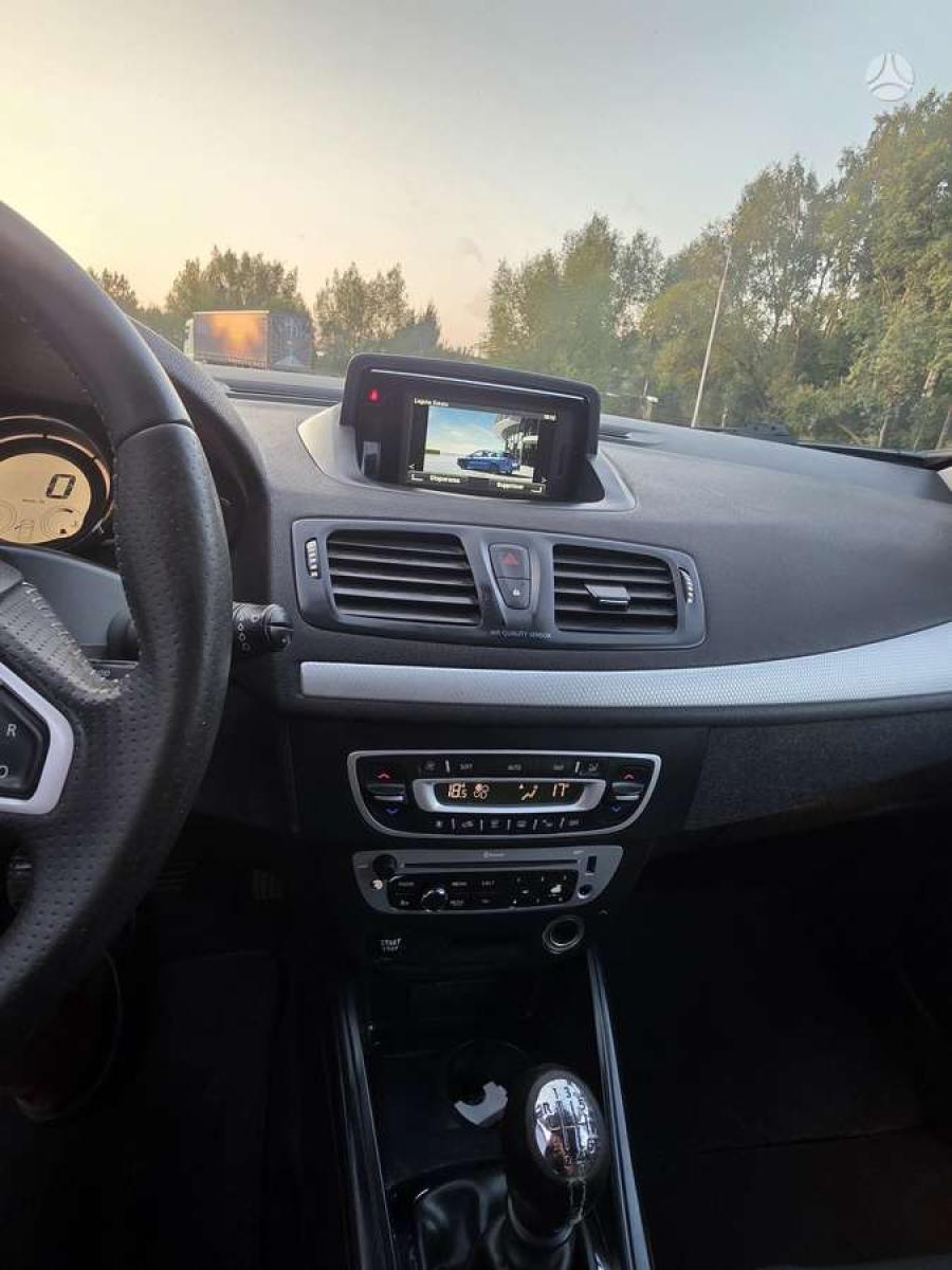 Balts Renault Megane 2012 Šilutė, ar dzinēja tilpumu 1.46 L un nobraukumu 284 tūkst. km par 2950 €, foto 18 vietnē AUTOMOTO.COM.LV