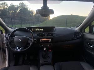 Balts Renault Megane 2013 Pērnava, ar dzinēja tilpumu 1.60 L un nobraukumu 259 tūkst. km par 4500 €, foto 17 vietnē AUTOMOTO.COM.LV