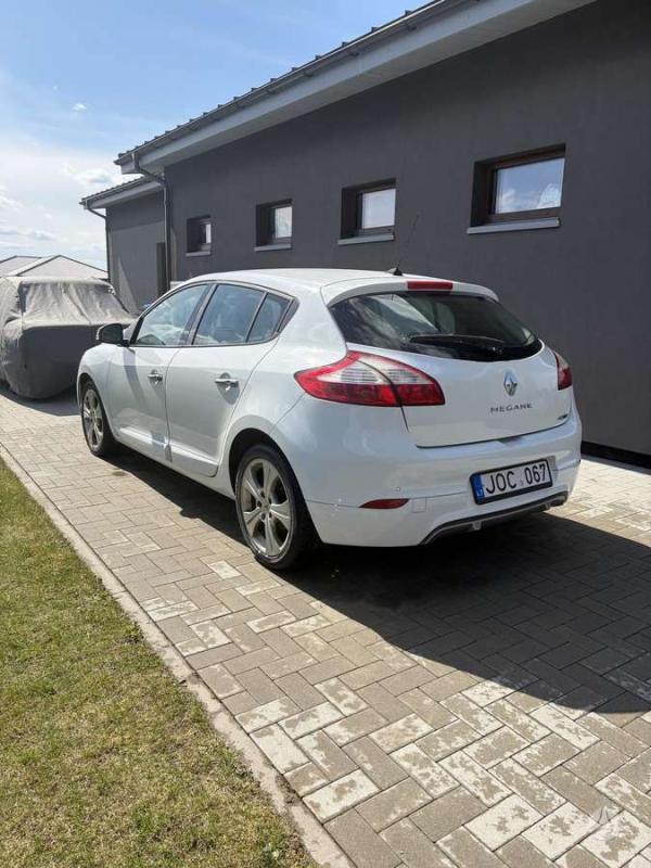 White Renault Megane 2013 in Plunge, with an engine capacity of 2.00 L and mileage of 160 thousand km for 3700 €, photo 4 on AUTOMOTO.COM.LV
