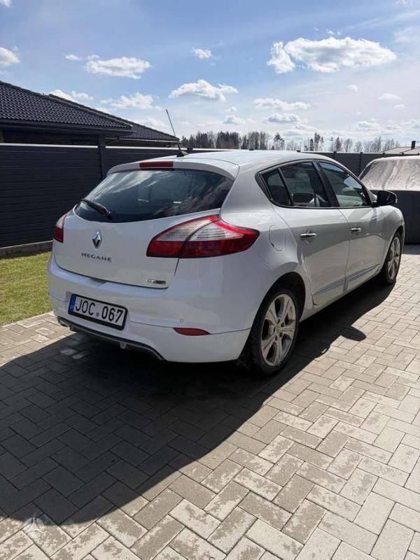 White Renault Megane 2013 in Plunge, with an engine capacity of 2.00 L and mileage of 160 thousand km for 3700 €, photo 6 on AUTOMOTO.COM.LV