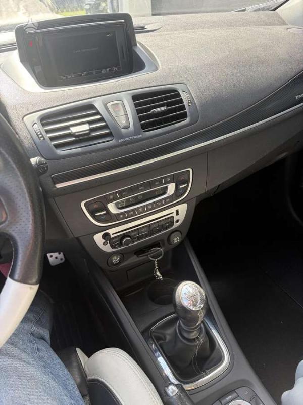 White Renault Megane 2013 in Plunge, with an engine capacity of 2.00 L and mileage of 160 thousand km for 3700 €, photo 9 on AUTOMOTO.COM.LV
