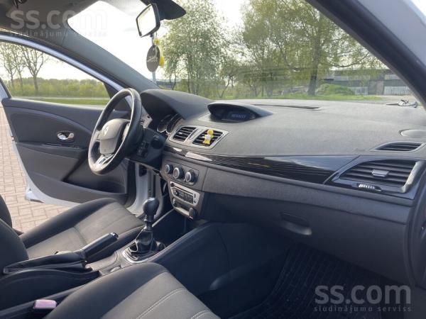 Белый Рено Меган 2015 в Цесис, объемом двигателя 1.50 л и пробегом 280 тыс. км за 5400 €, фото 10 на AUTOMOTO.COM.LV