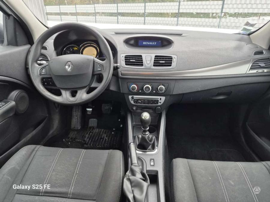 White Renault Megane 2015 in Taurage, with an engine capacity of 1.50 L and mileage of 314 thousand km for 3751 €, photo 7 on AUTOMOTO.COM.LV