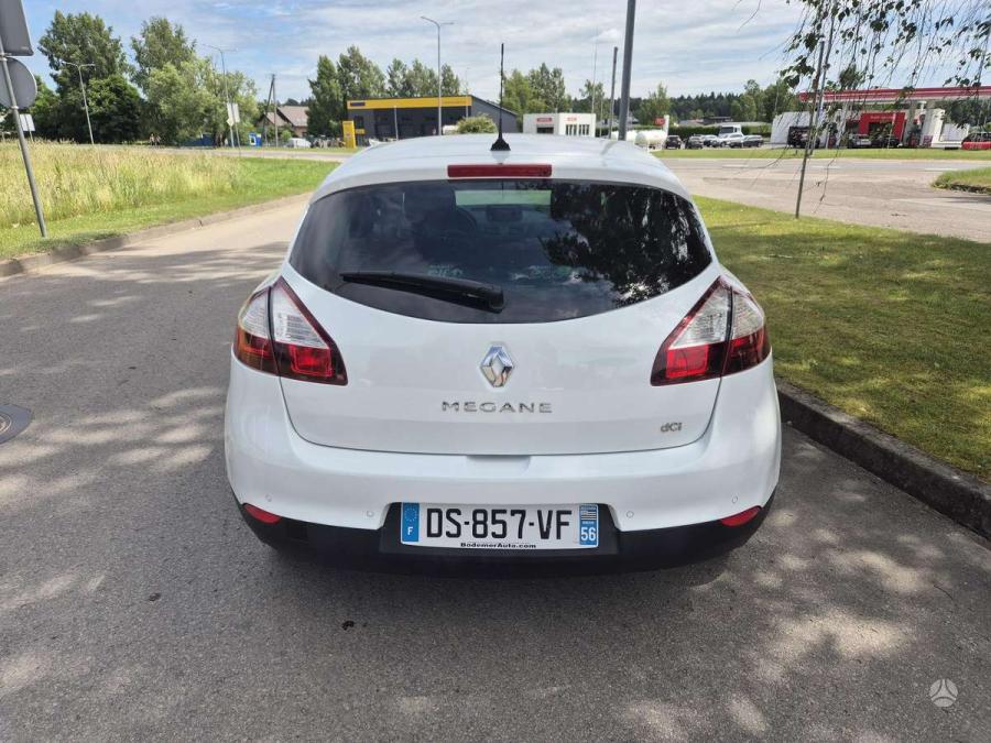 White Renault Megane 2015 in Taurage, with an engine capacity of 1.46 L and mileage of 217 thousand km for 4200 €, photo 6 on AUTOMOTO.COM.LV