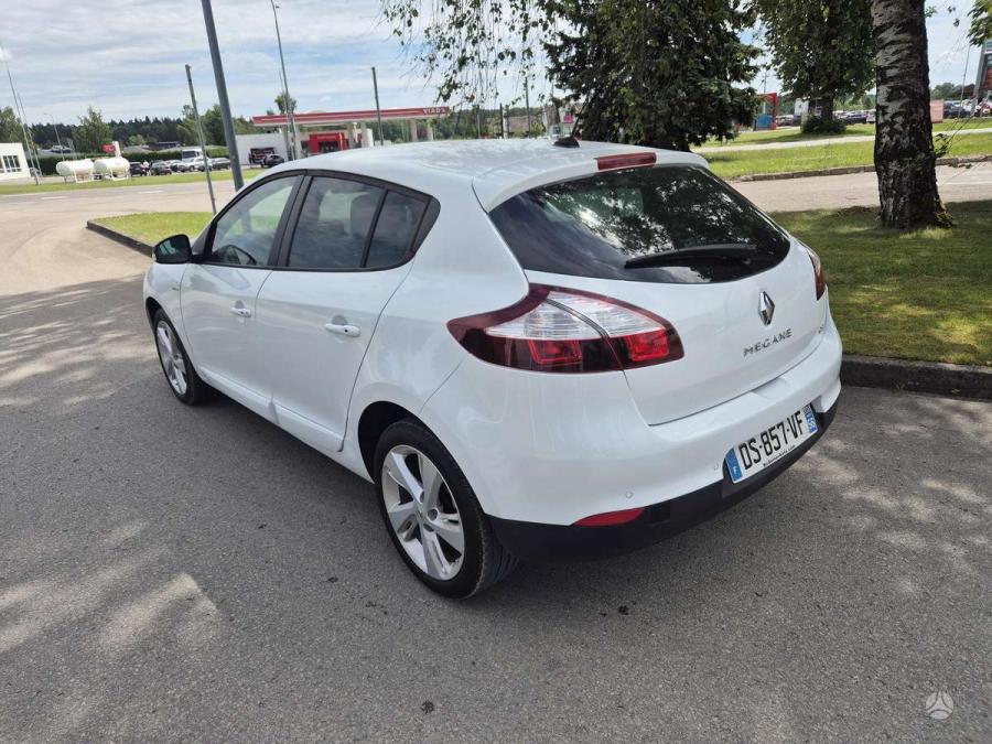 White Renault Megane 2015 in Taurage, with an engine capacity of 1.46 L and mileage of 217 thousand km for 4200 €, photo 7 on AUTOMOTO.COM.LV