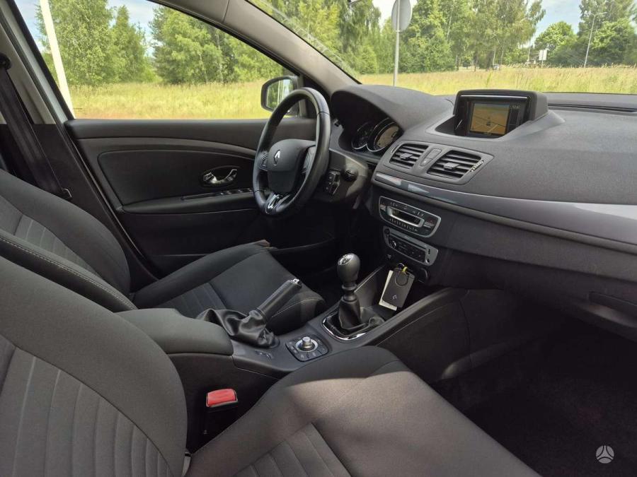 White Renault Megane 2015 in Taurage, with an engine capacity of 1.46 L and mileage of 217 thousand km for 4200 €, photo 9 on AUTOMOTO.COM.LV