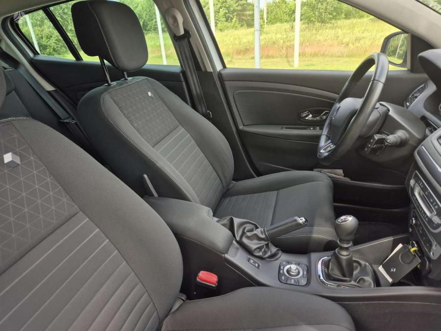 White Renault Megane 2015 in Taurage, with an engine capacity of 1.46 L and mileage of 217 thousand km for 4200 €, photo 10 on AUTOMOTO.COM.LV