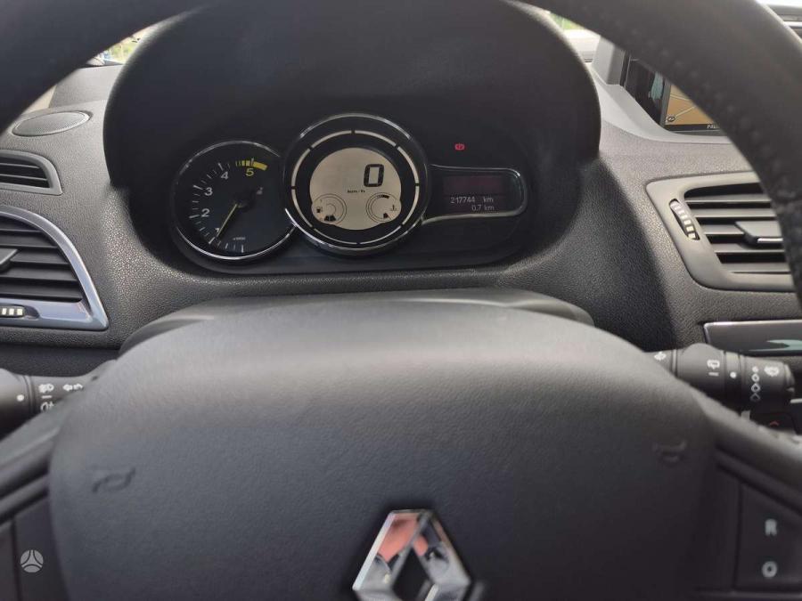 White Renault Megane 2015 in Taurage, with an engine capacity of 1.46 L and mileage of 217 thousand km for 4200 €, photo 12 on AUTOMOTO.COM.LV