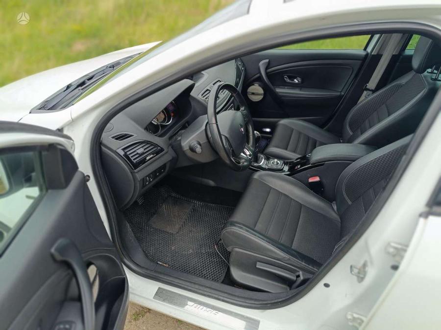 Balts Renault Megane 2015 Klaipėda, ar dzinēja tilpumu 1.46 L un nobraukumu 150 tūkst. km par 2800 €, foto 7 vietnē AUTOMOTO.COM.LV