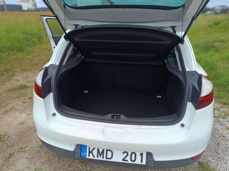 Balts Renault Megane 2015 Klaipėda, ar dzinēja tilpumu 1.46 L un nobraukumu 150 tūkst. km par 2800 €, foto 12 vietnē AUTOMOTO.COM.LV