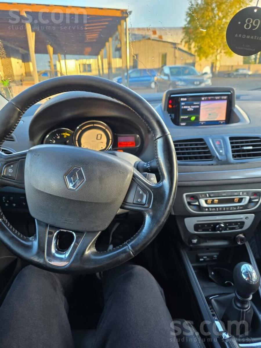 White Renault Megane 2015 in Riga, with an engine capacity of 1.50 L and mileage of 0 thousand km for 2050 €, photo 11 on AUTOMOTO.COM.LV