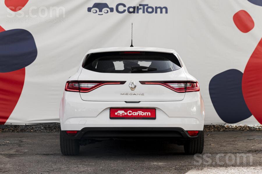 White Renault Megane 2016 in Riga, with an engine capacity of 1.50 L and mileage of 196 thousand km for 8250 €, photo 6 on AUTOMOTO.COM.LV
