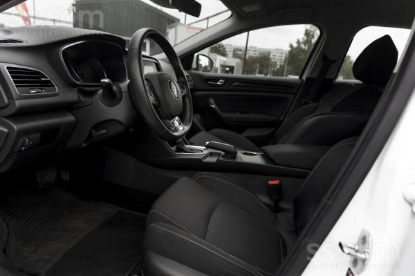 White Renault Megane 2016 in Riga, with an engine capacity of 1.50 L and mileage of 196 thousand km for 8250 €, photo 7 on AUTOMOTO.COM.LV